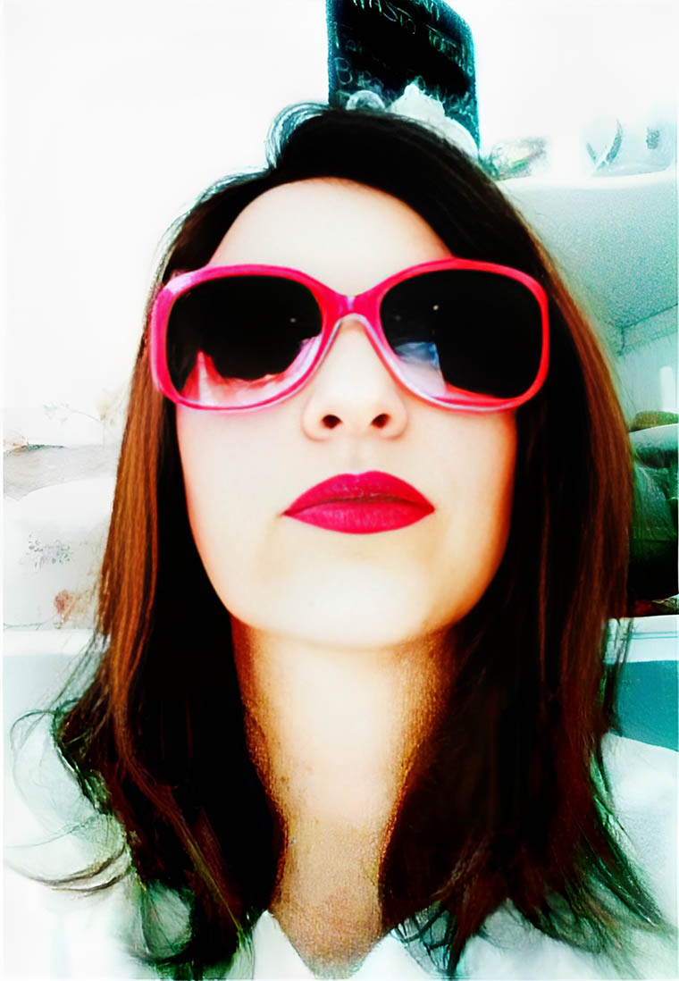 In tutti i digital stores e piattaforme di streaming il nuovo delizioso singolo di Adriana ...